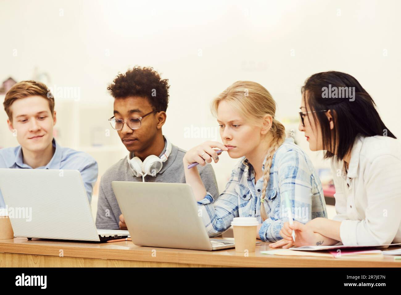 High school students laptops hi-res stock photography and images - Alamy