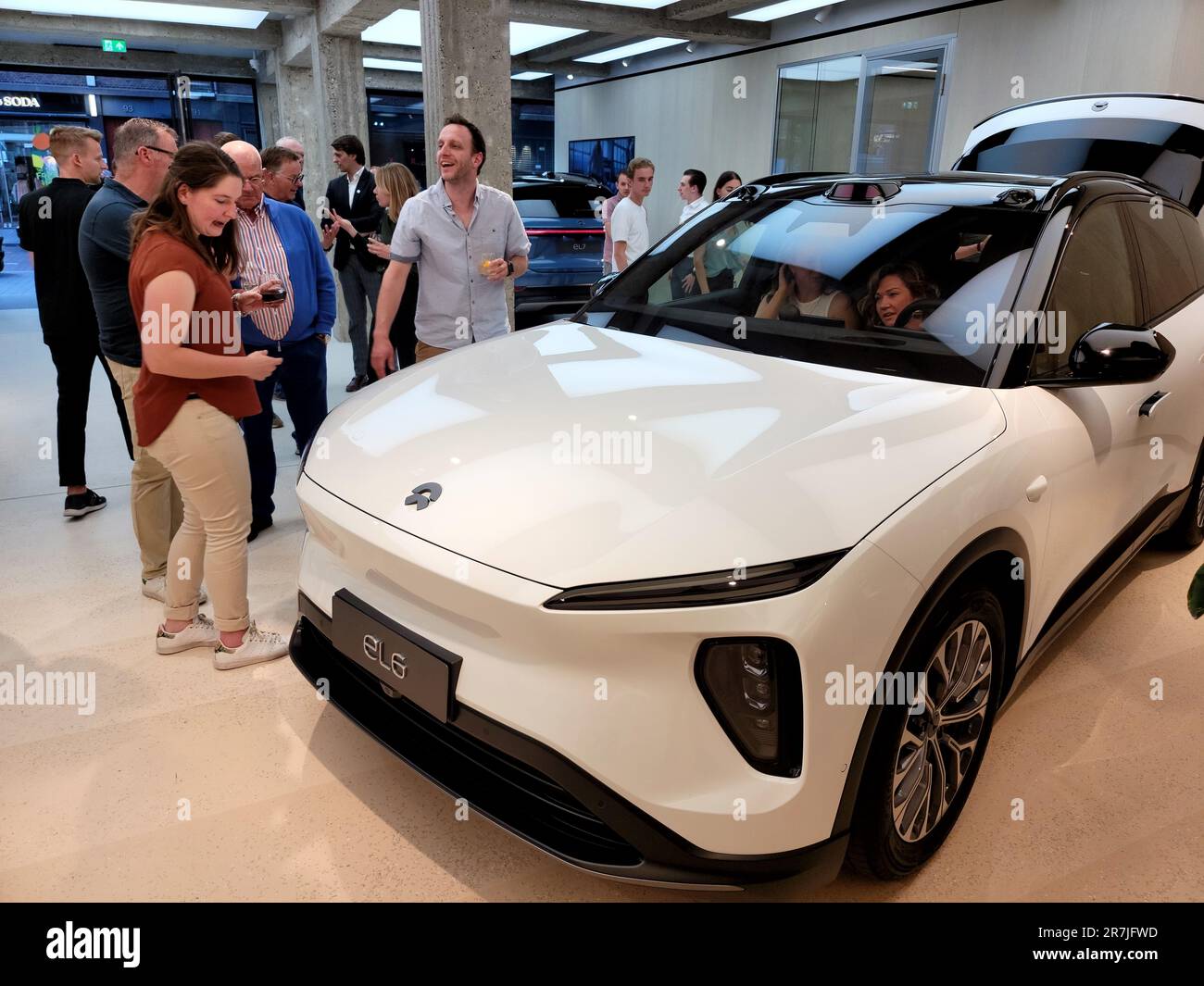 Rotterdam, Netherlands. 15th June, 2023. People look at an EL6 electric ...