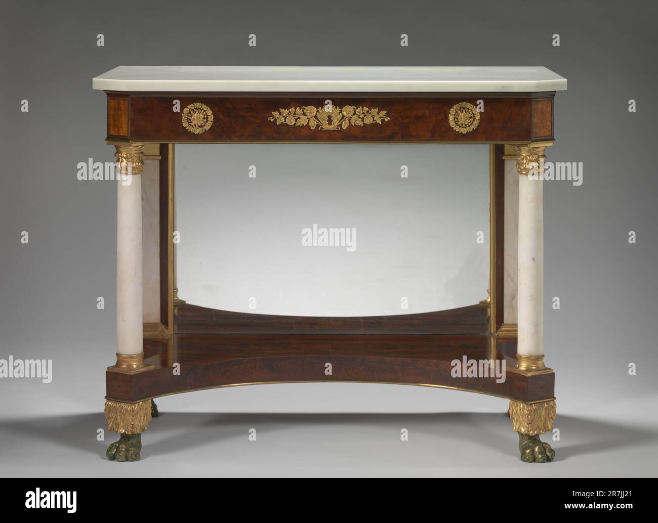 Pier table hi-res stock photography and images - Alamy