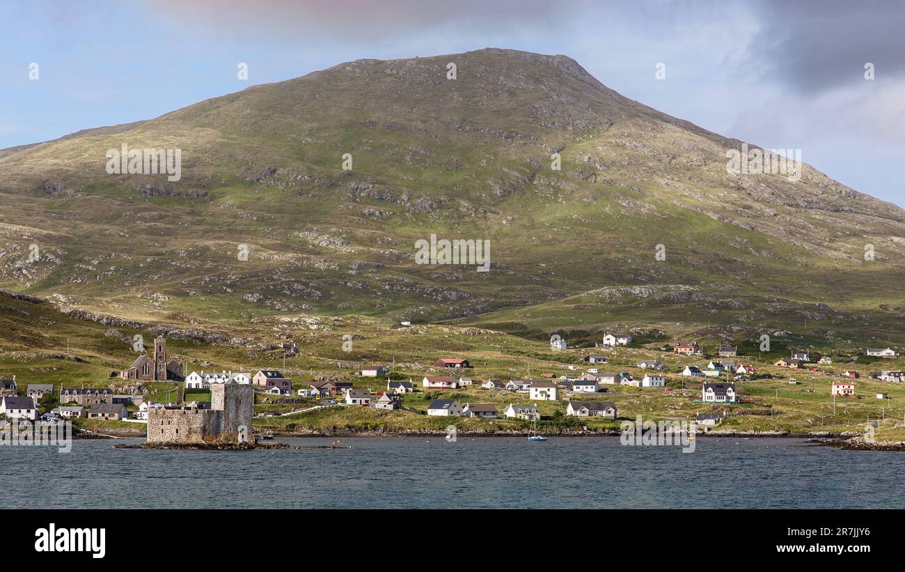 Castlebay with Kisimul Castle on the Foot of Mount Heaval, Barra, Isle ...