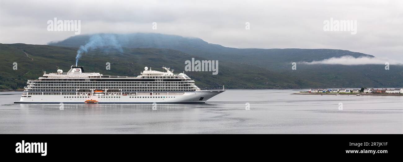Negative Impacts of Cruise Tourism: Giant Cruise Ship anchoring in Loch ... Negative Impacts of Cruise Tourism: Giant Cruise Ship anchoring in Loch ...