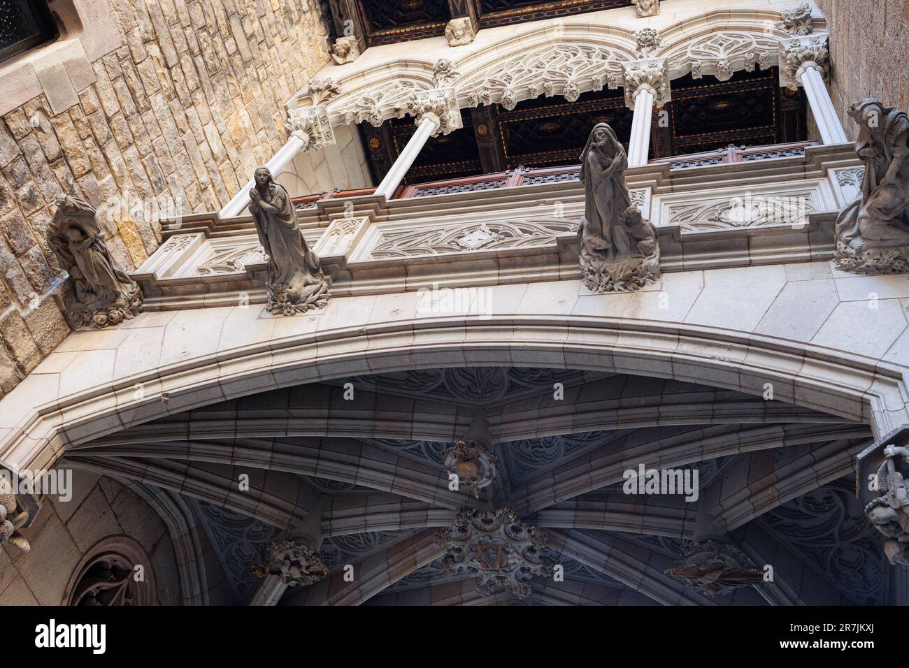 El Pont del Bisbe - Details and Symbols of the Bridge of Bishop in the ...