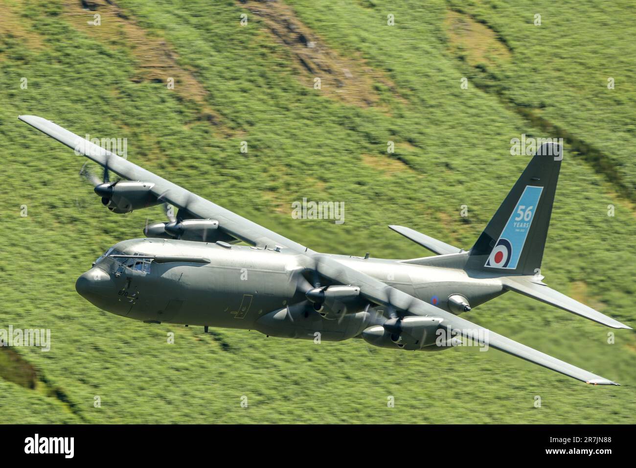 Hercules aircraft in flight hi-res stock photography and images - Alamy