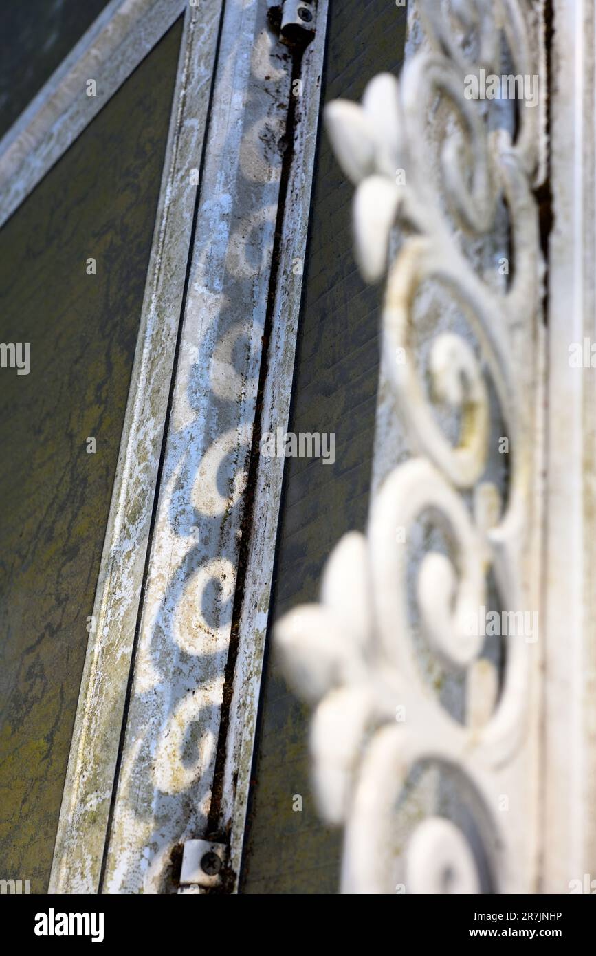 Conservatory roof cleaning hi-res stock photography and images - Alamy