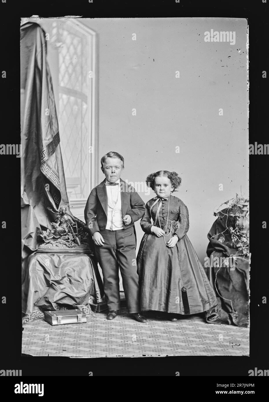 G.W.M. Nutt and Minnie Warren c. 1860-1870 Stock Photo - Alamy