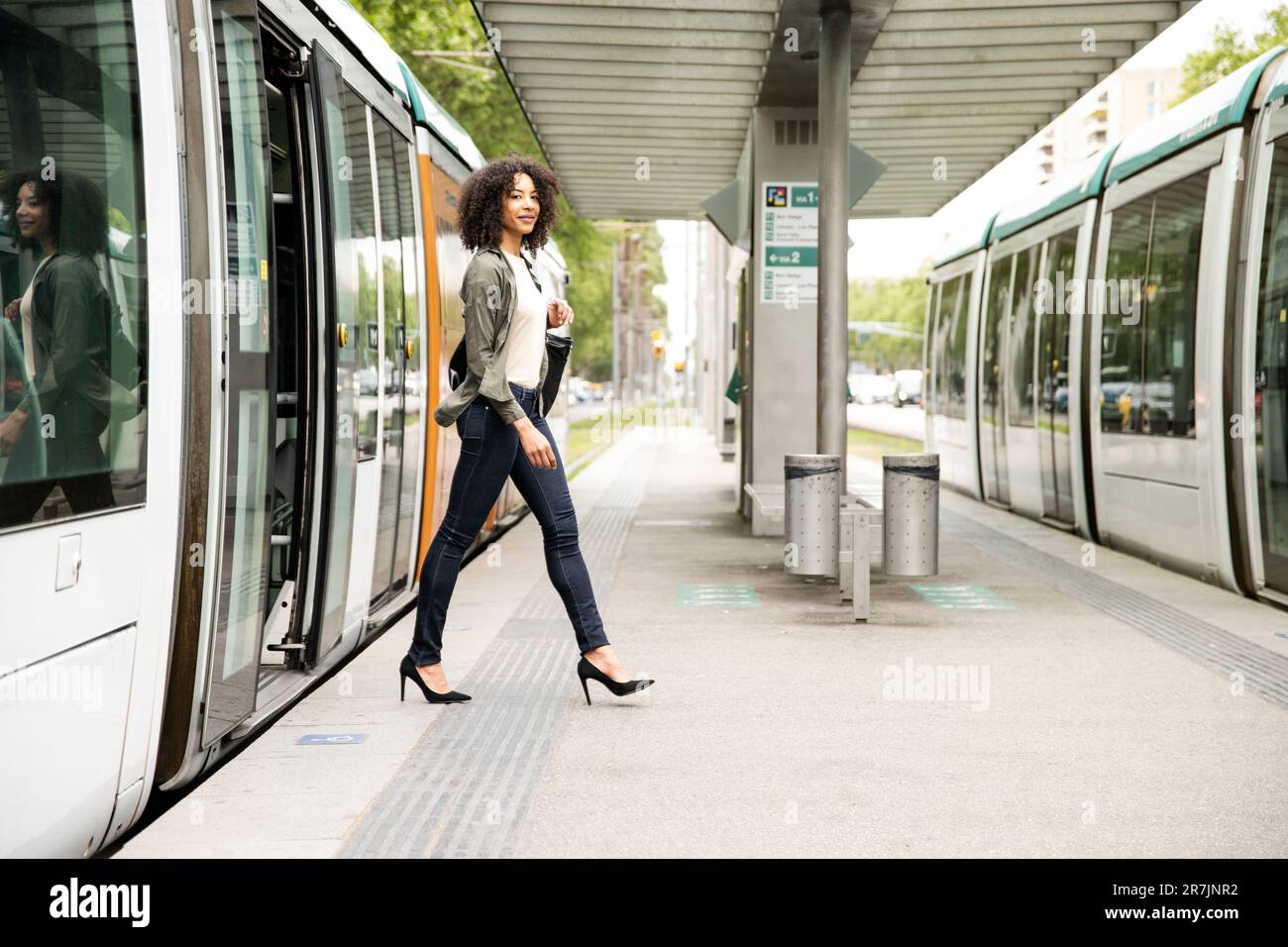 Relaxed commute hi-res stock photography and images - Alamy