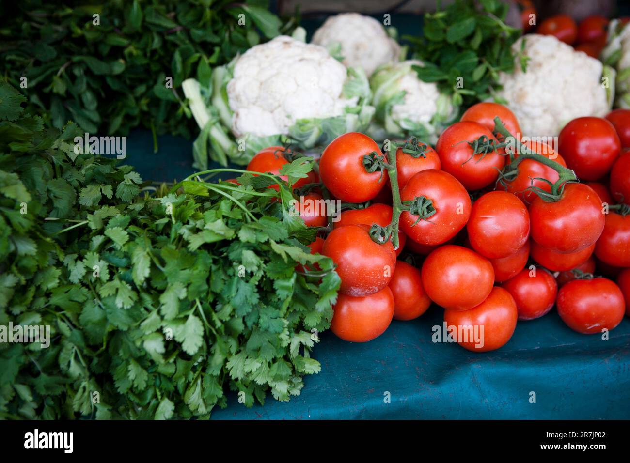Fresh vegetables at a food market in Paris, France Stock Photo - Alamy