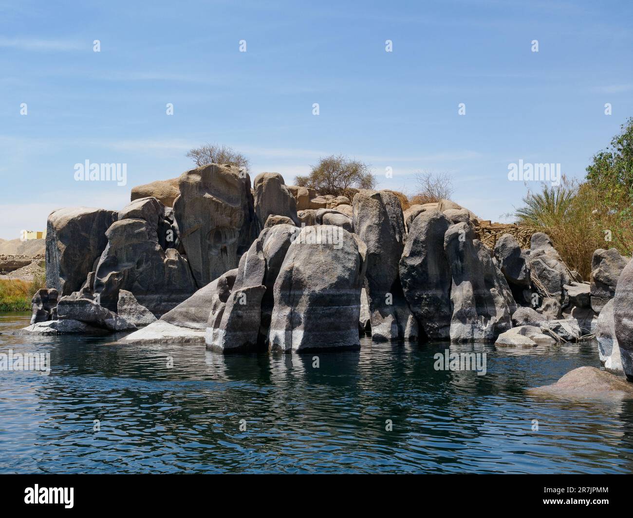 Beauty in Nature: Assuans Stunning Coastline Along the Nile Rive Stock ...