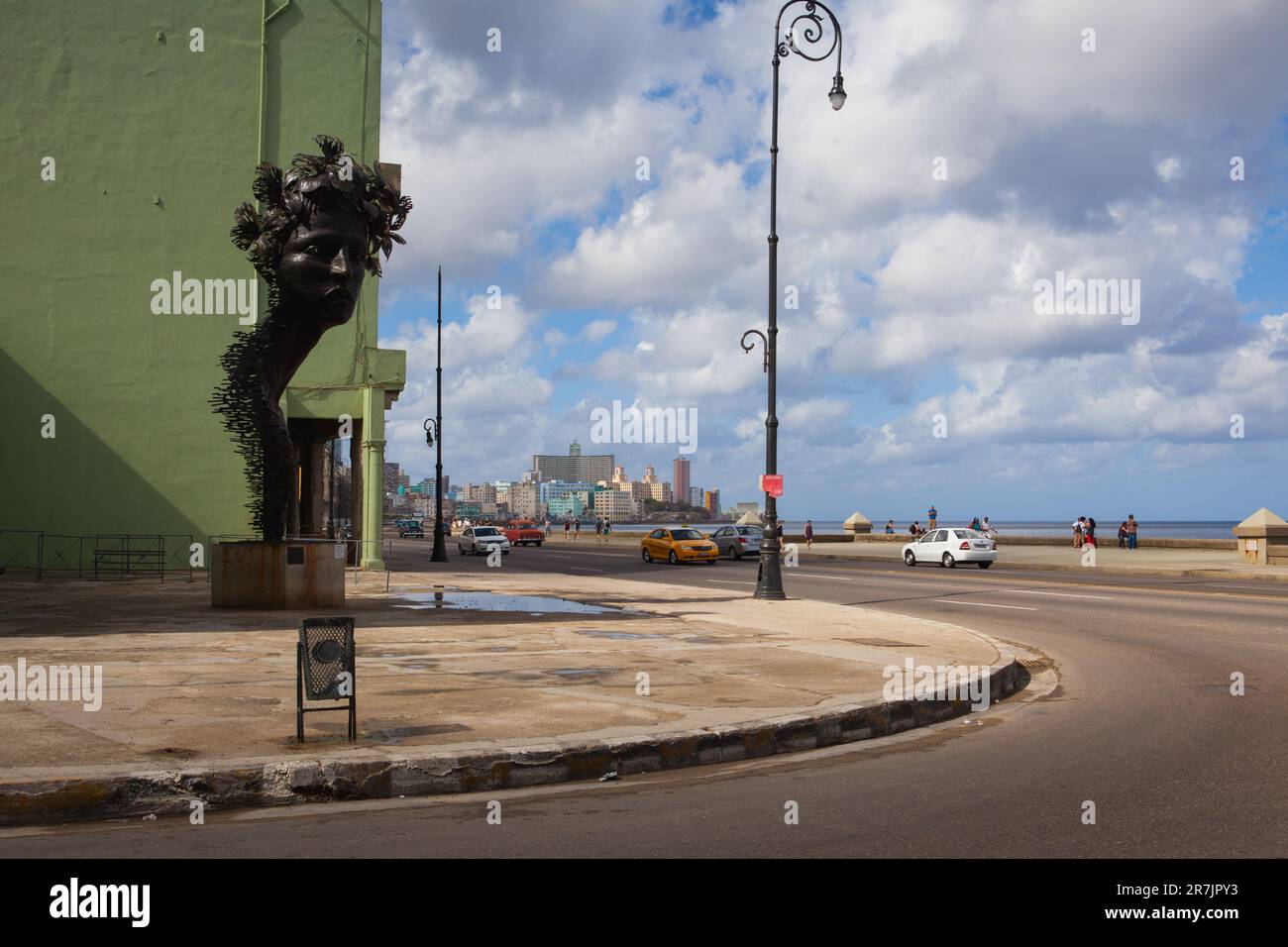 A view of the Malecon, a wide promenade, road and seawall 5 mile Stock ...