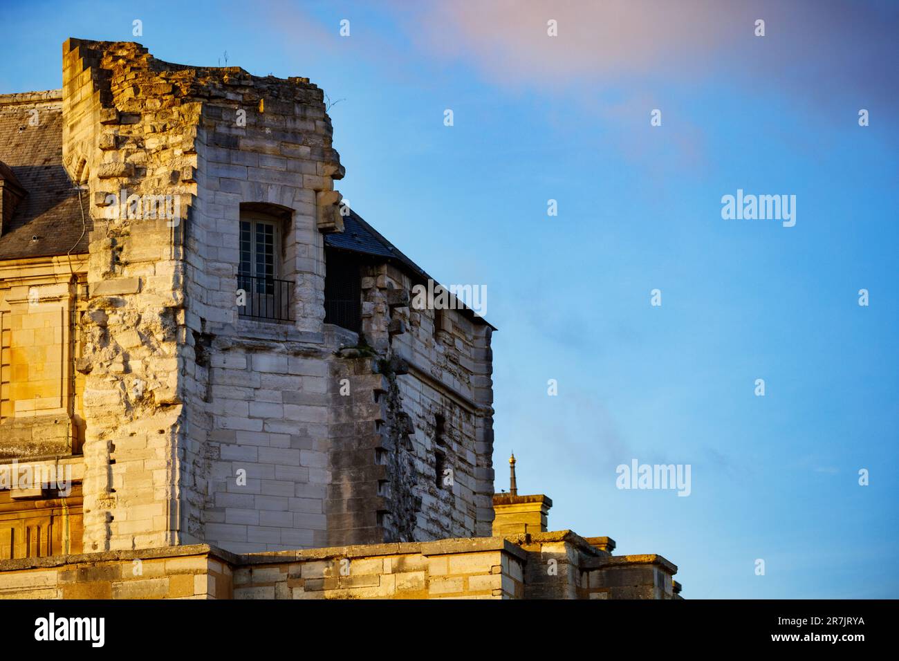 Parisian ruins hi-res stock photography and images - Alamy
