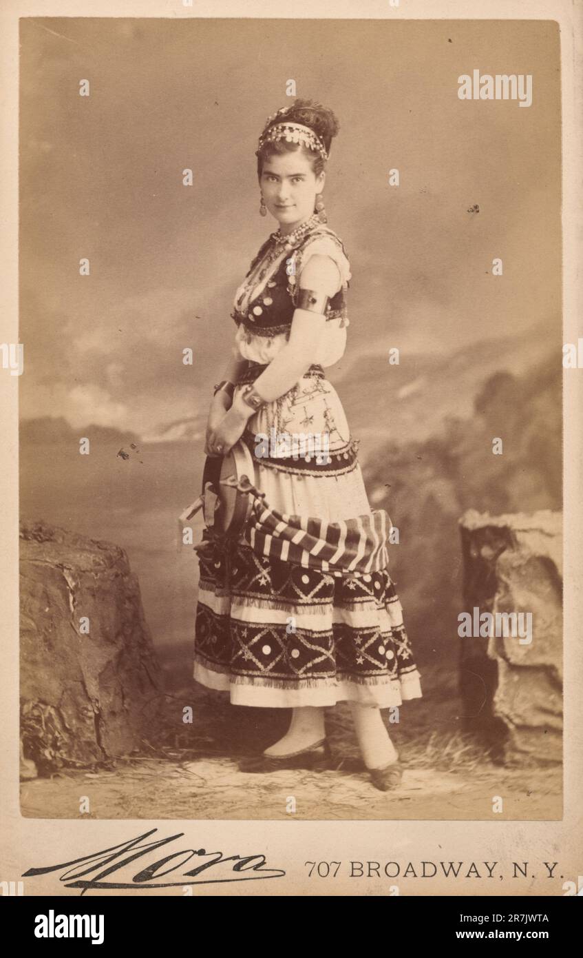 Maria lewis hi-res stock photography and images - Alamy