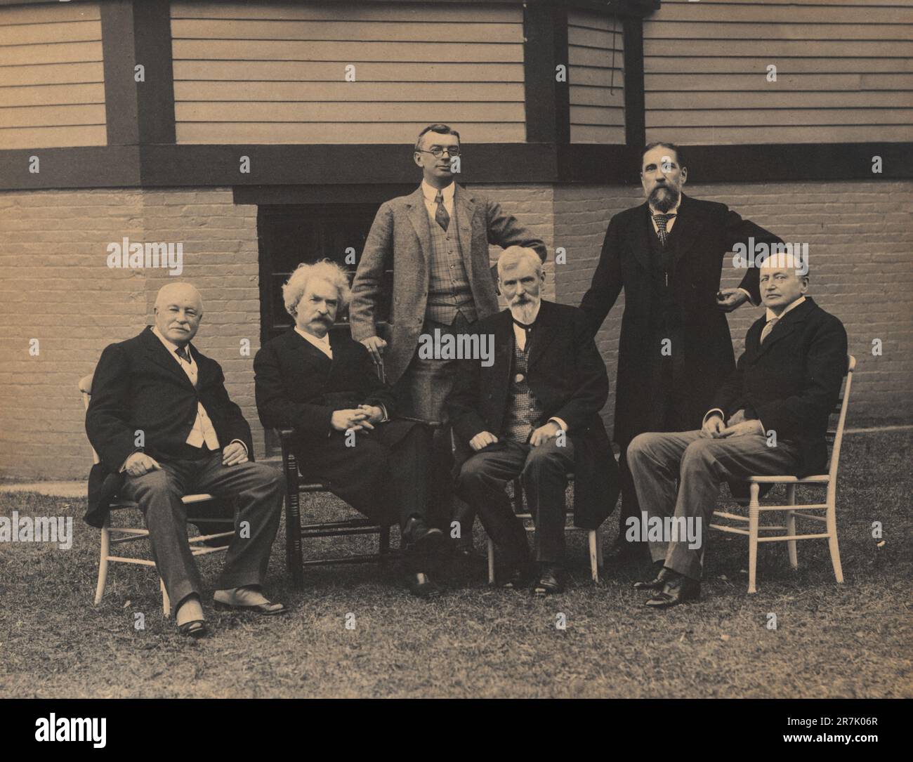 Samuel Clemens and Literary Friends 1907 Stock Photo - Alamy