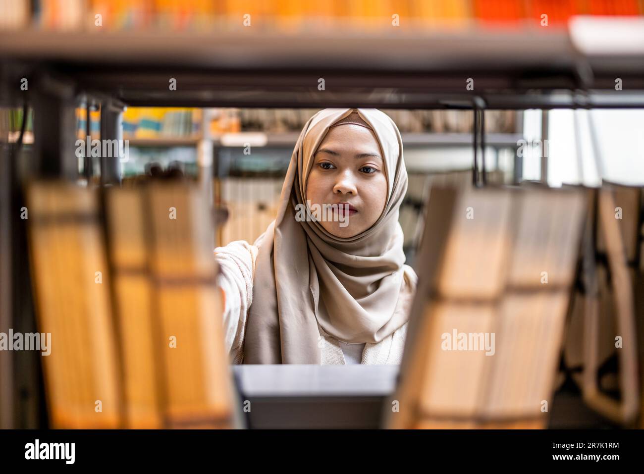 Adolescent female muslim hi-res stock photography and images - Alamy