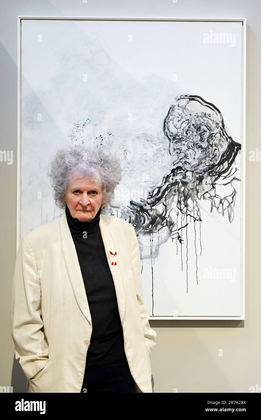 Sudbury, Suffolk, UK. 16th June, 2023. Maggi Hambling with Lett working ...