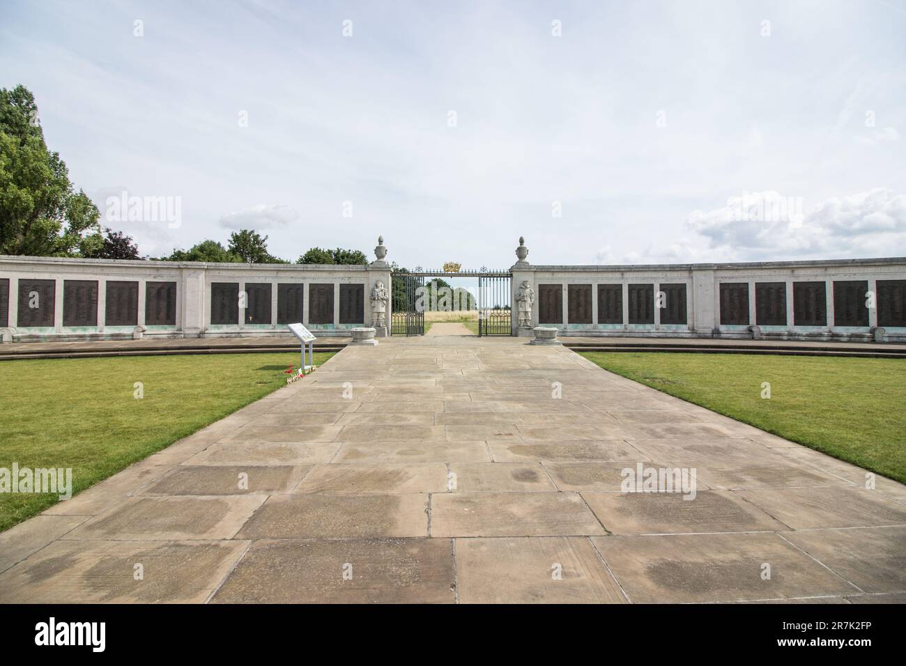 Chatham naval memorial hi-res stock photography and images - Alamy