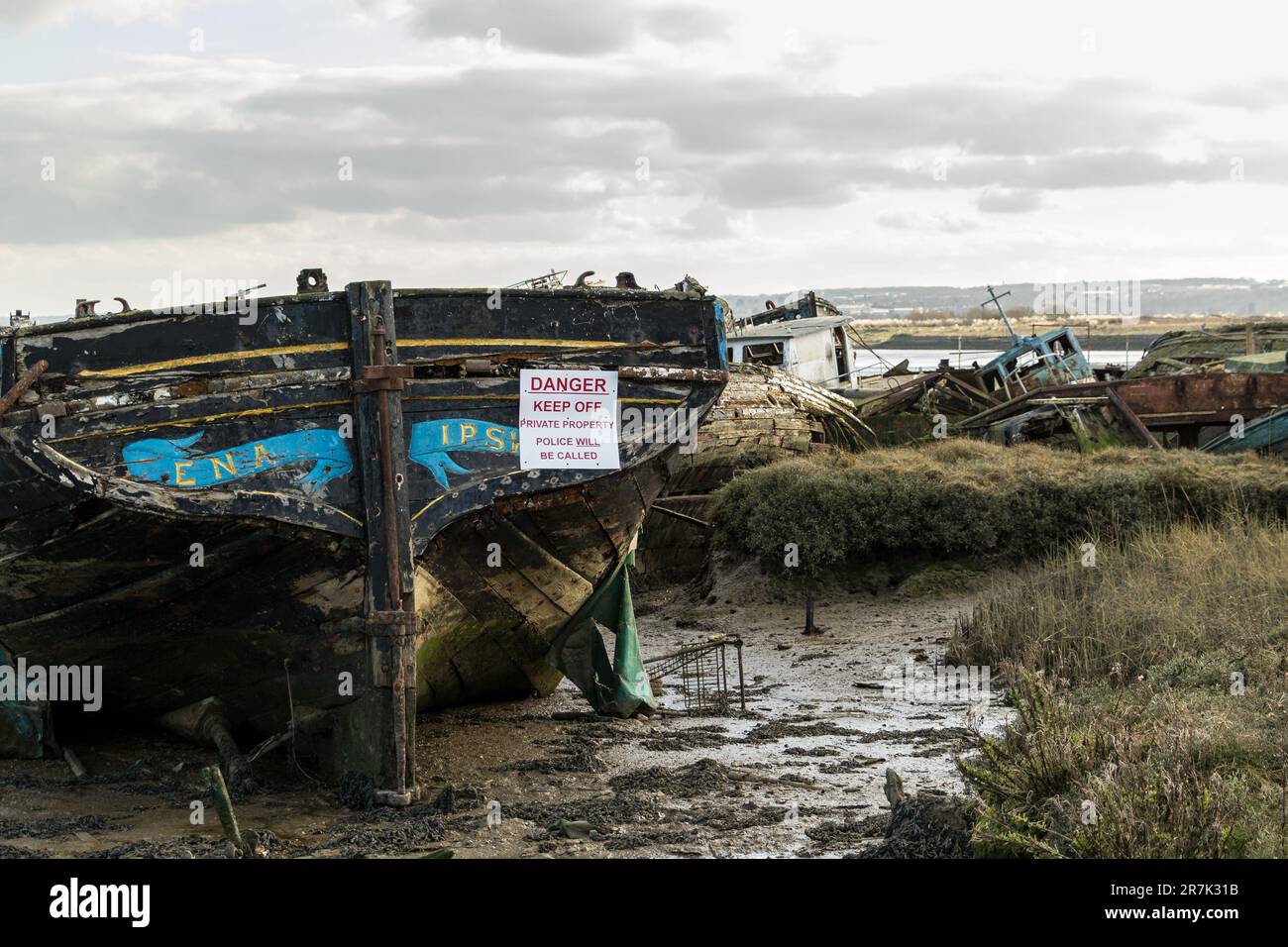 Abandoned Barges at Hoo Marina Stock Photo - Alamy