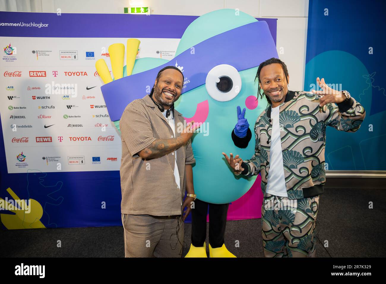 Madcon band hi-res stock photography and images - Alamy