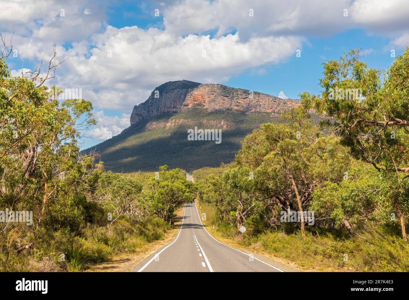 Australia, Victoria, Stretch of Northern Grampians Road with mountain ...