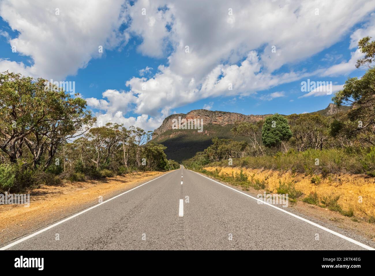 Australia, Victoria, Stretch of Northern Grampians Road with mountain ...