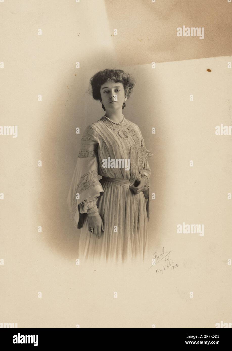 Alice Roosevelt Longworth 1906 Stock Photo - Alamy