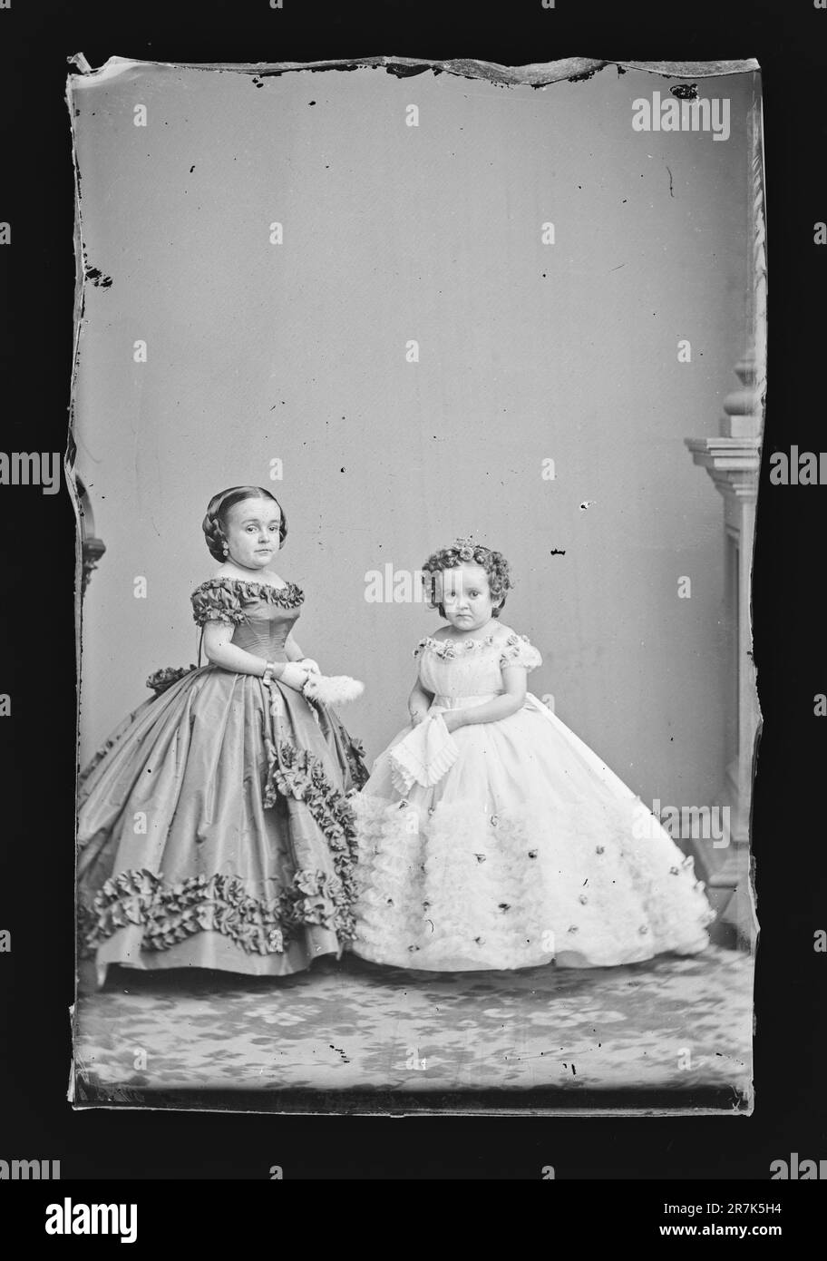 Lavinia Stratton and Minnie Warren c. 1860-1870 Stock Photo - Alamy