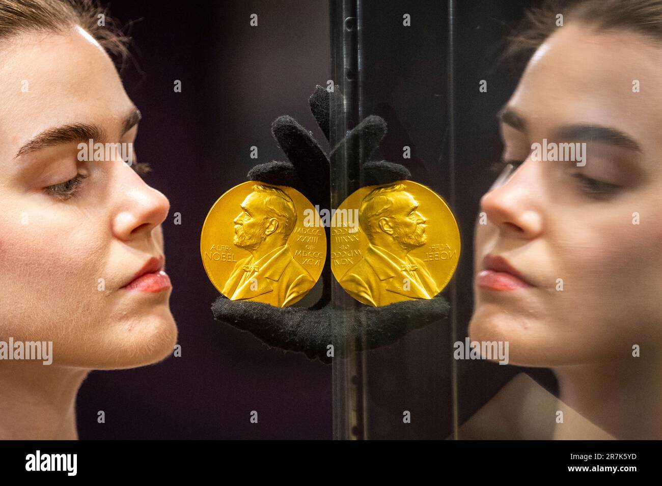 London, UK. 16 June 2023. A staff member presents Sir Ernst Chain’s ...