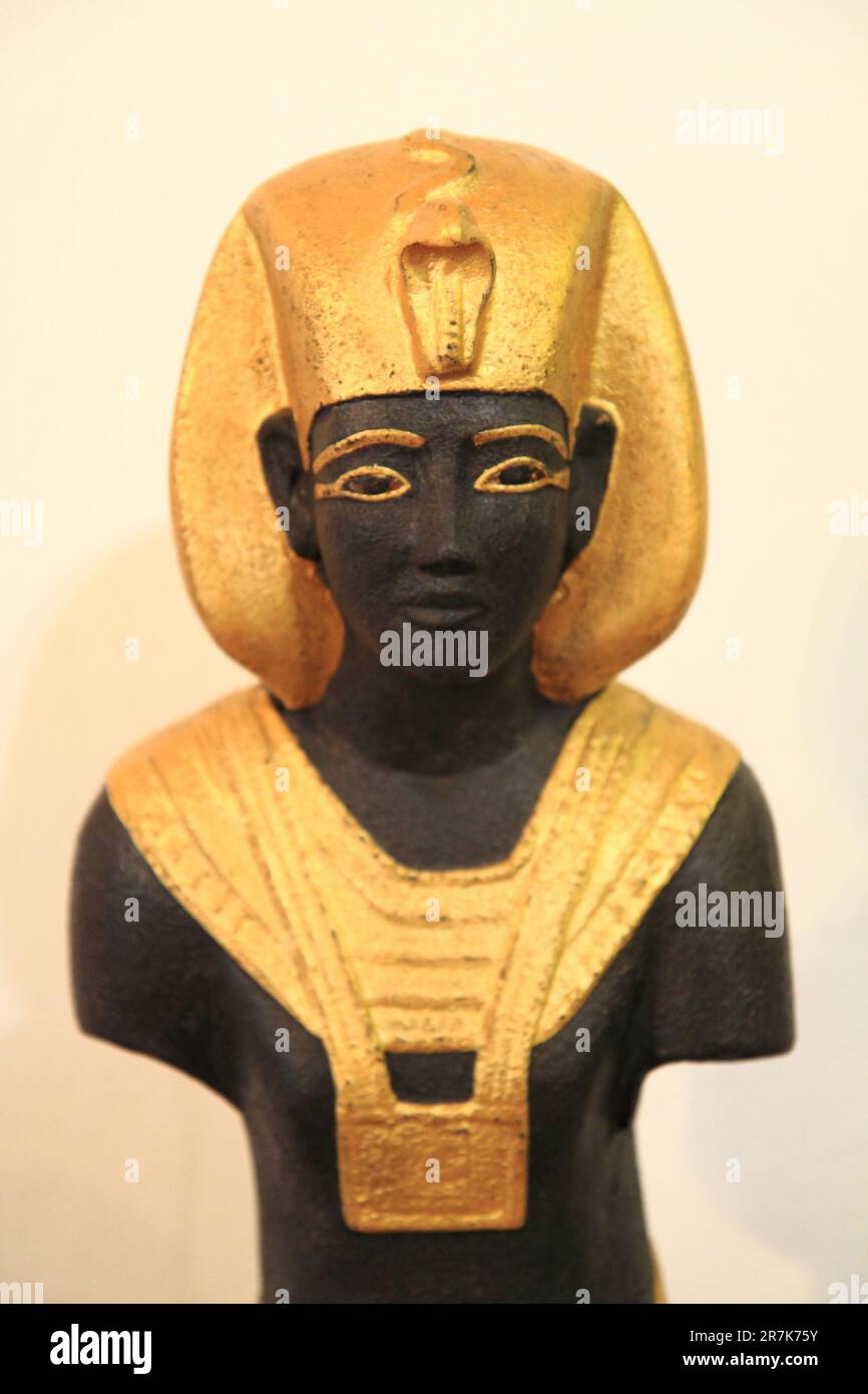 big egyptian souvenirs look like original objects Stock Photo - Alamy