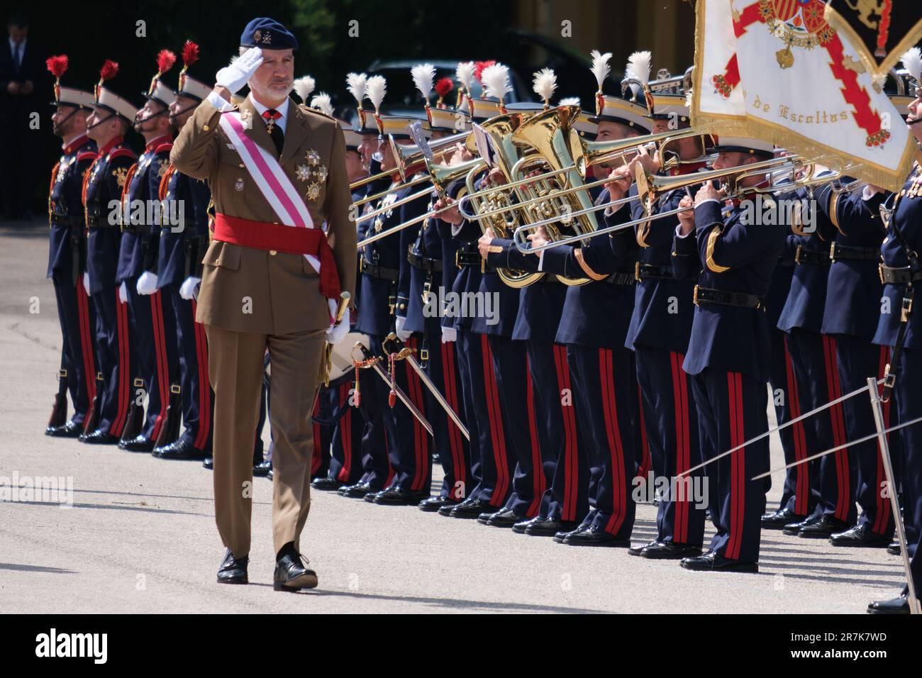 Felipe vi of spain uniform hi-res stock photography and images - Alamy