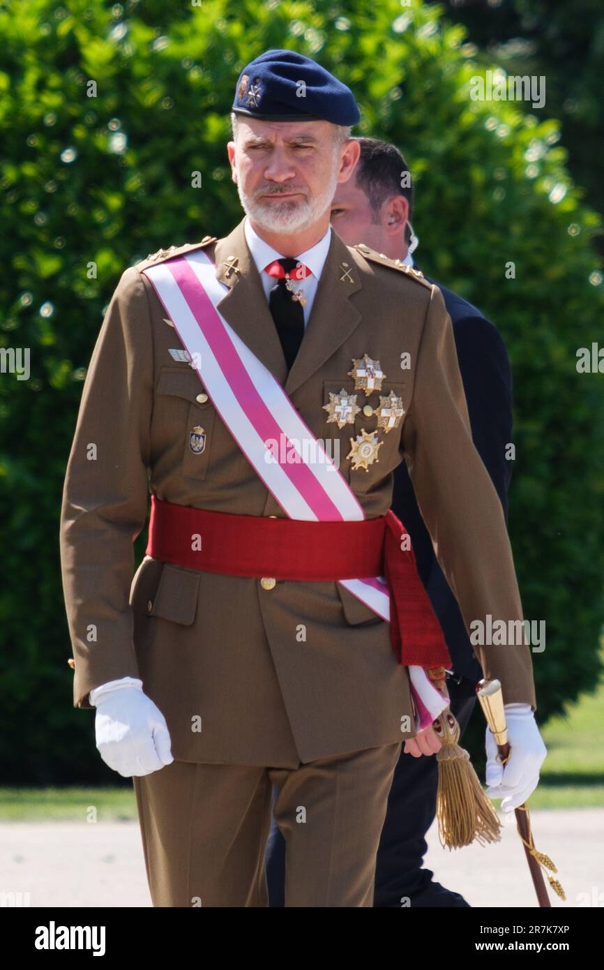 Felipe vi of spain uniform hi-res stock photography and images - Alamy