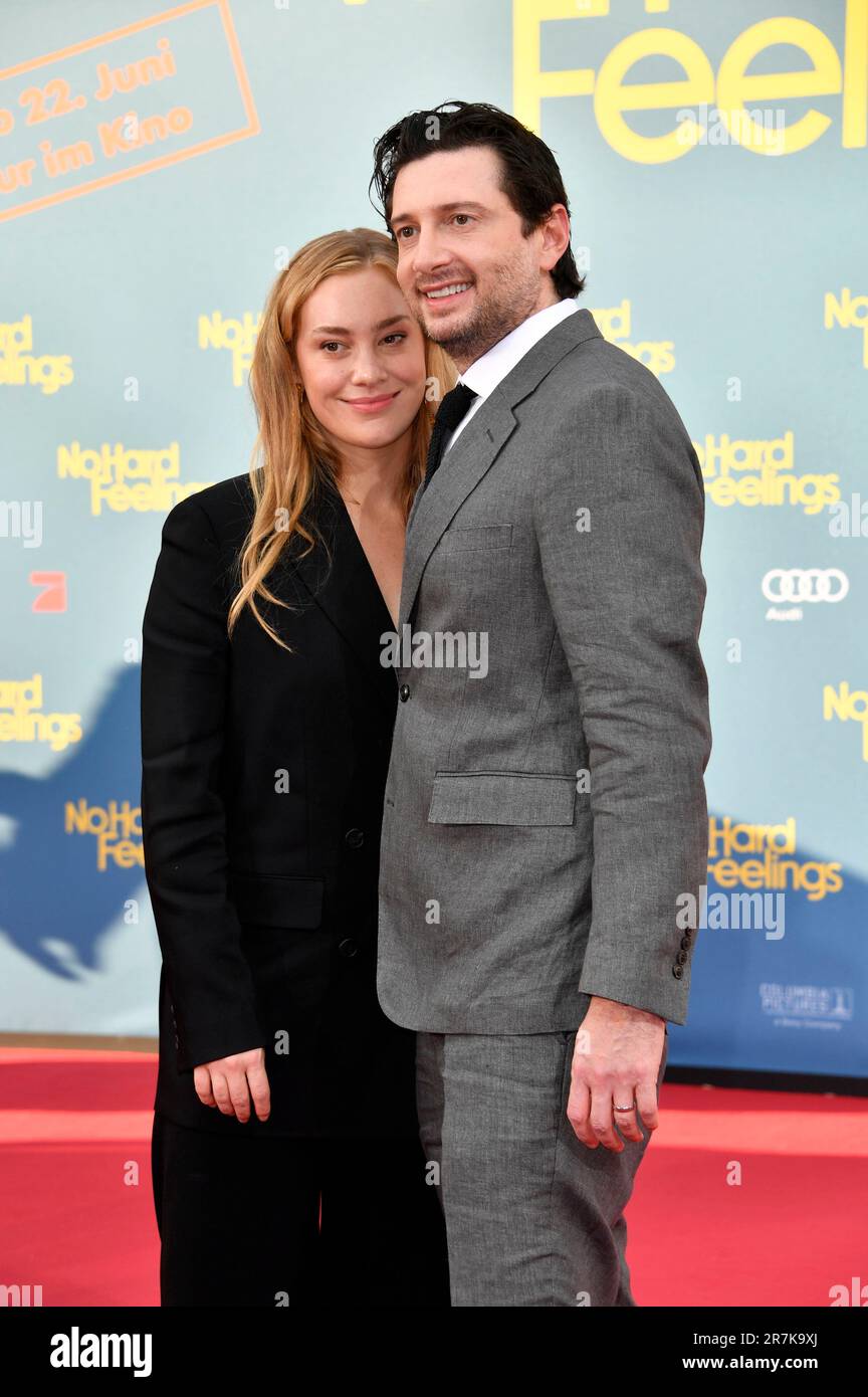 Gene Stupnitsky mit Madison Odenborg bei der Premiere des Kinofilms 'No ...