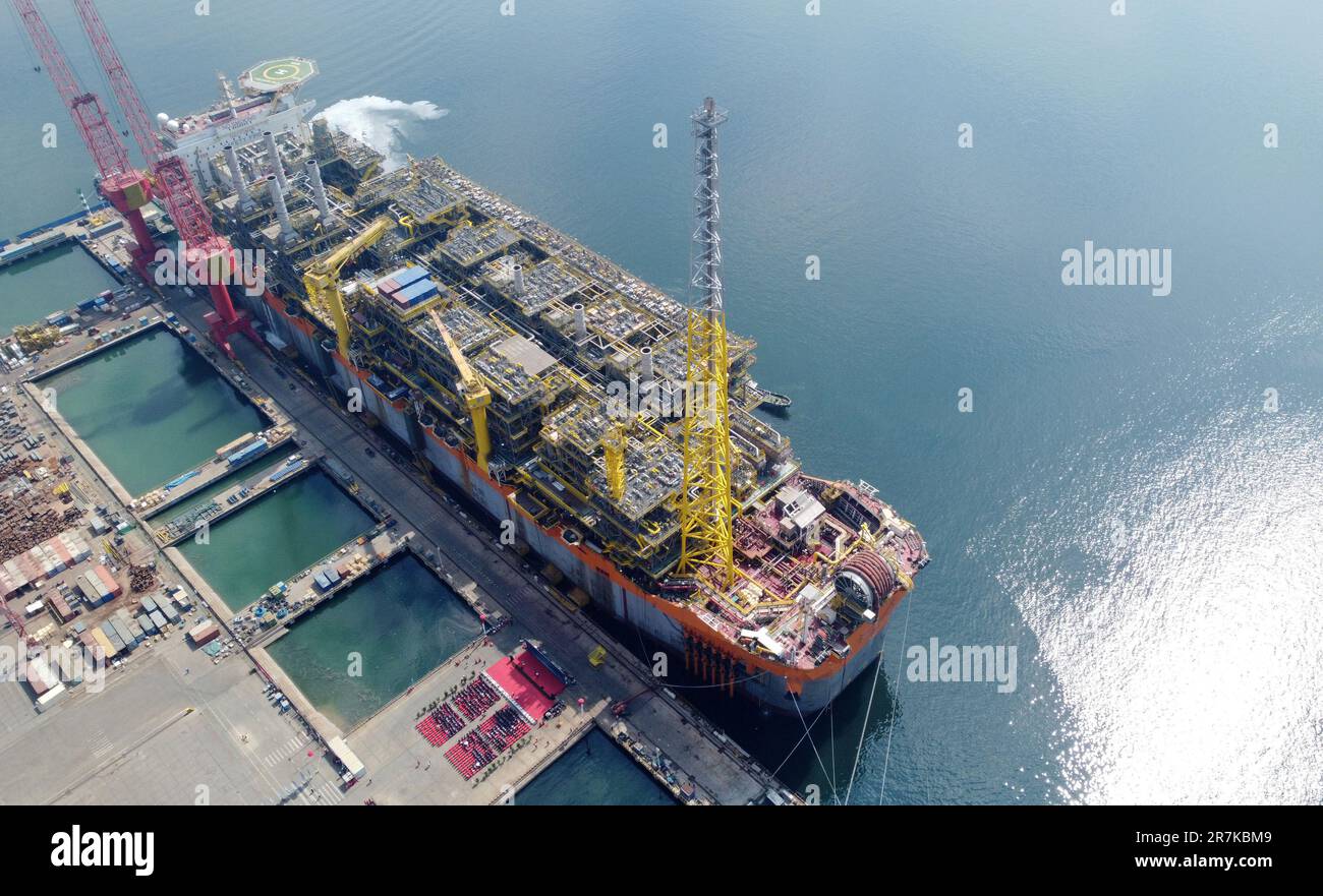 Storage offloading vessels hi-res stock photography and images - Alamy