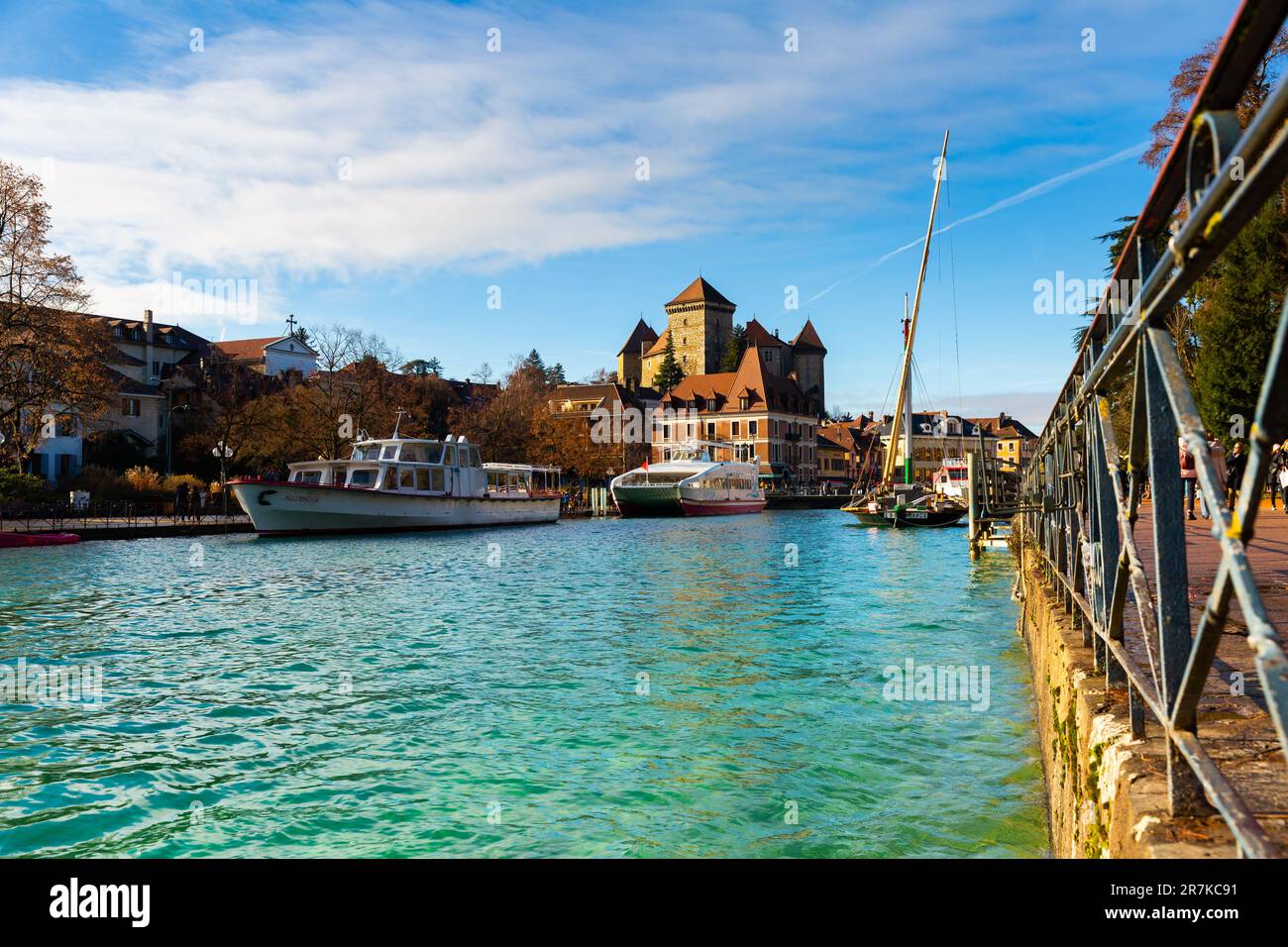 Annecy old town on Thiou river with medieval castle Stock Photo - Alamy