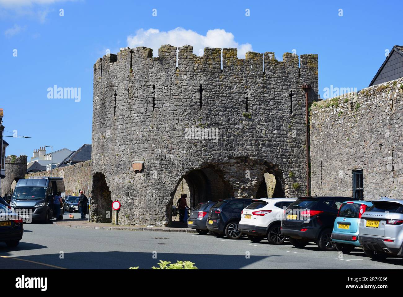 The famous '5 Arches' entranceway through the old stone walls give ...