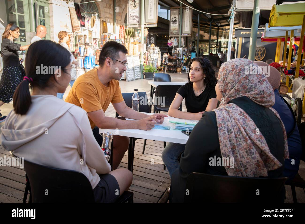 Communication program hi-res stock photography and images - Alamy