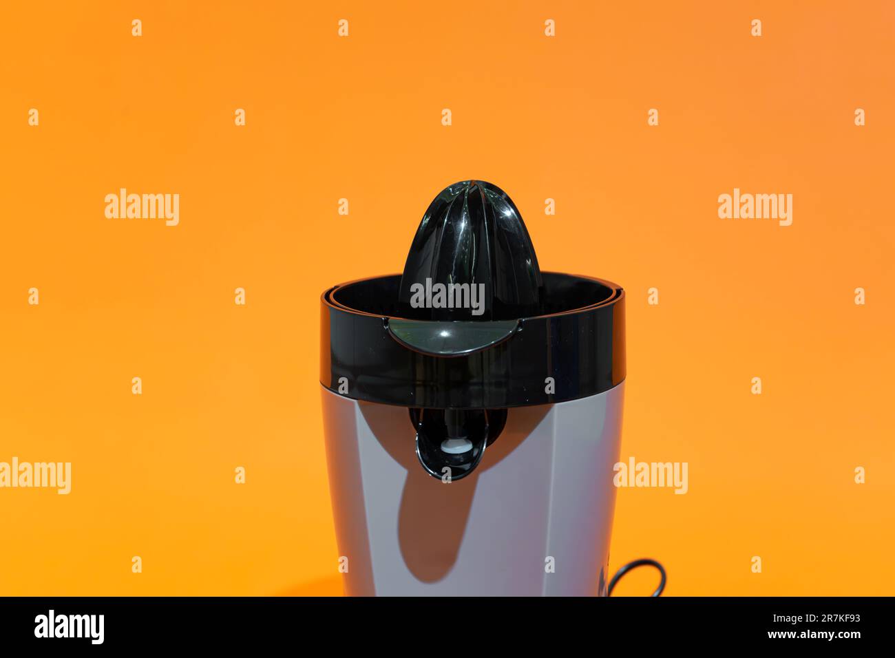 The Electric Citrus Juicer offers a convenient and efficient way to ...