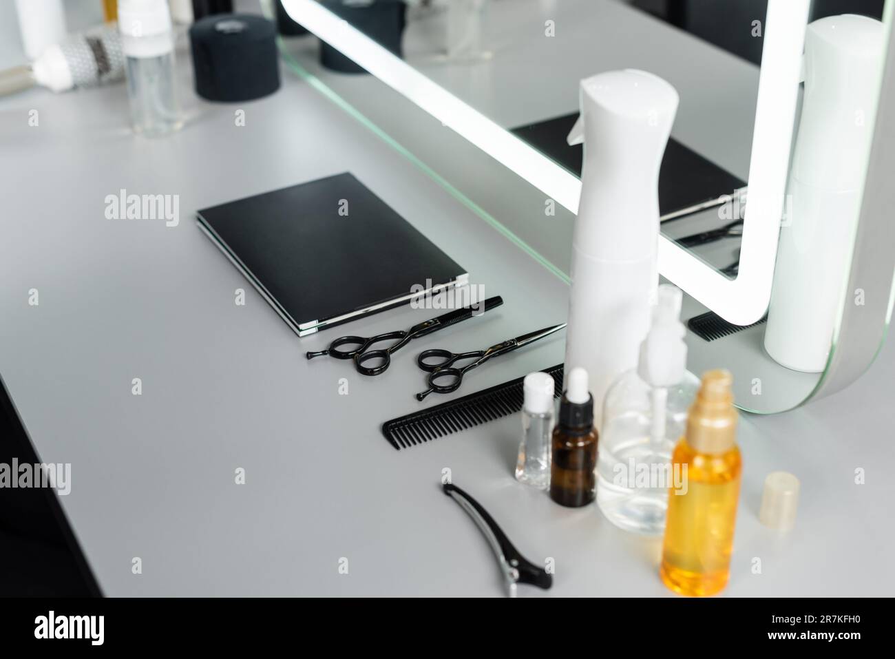 Beauty salon tools hi-res stock photography and images - Alamy