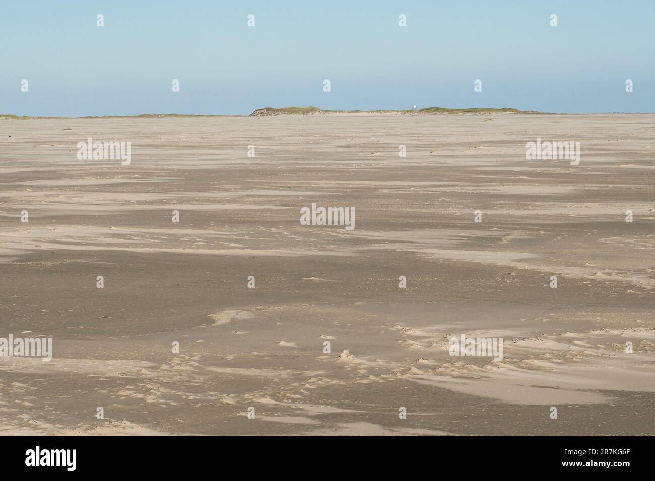 Weids uitzicht over het strand, Extensive view at the beach Stock Photo ...