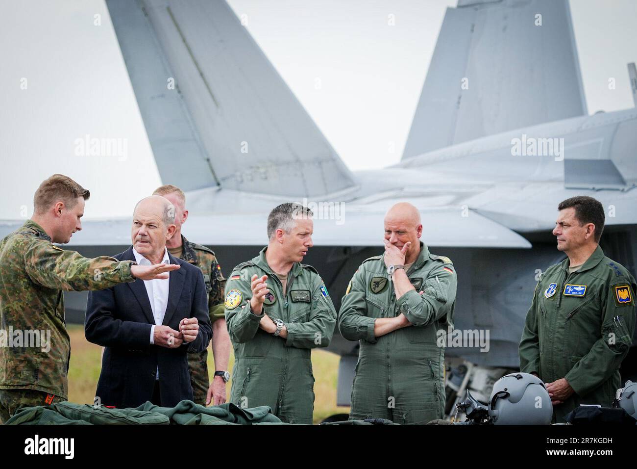 16 June 2023, Schleswig-Holstein, Jagel: German Chancellor Olaf Scholz ...