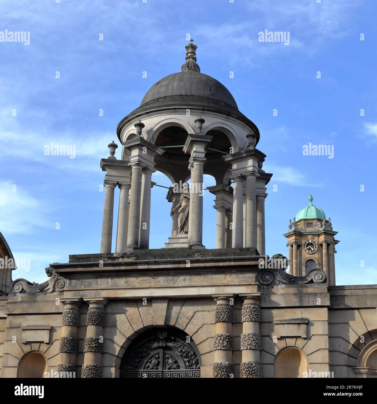 The main entrance of the Queen's College, University of Oxford Stock ...