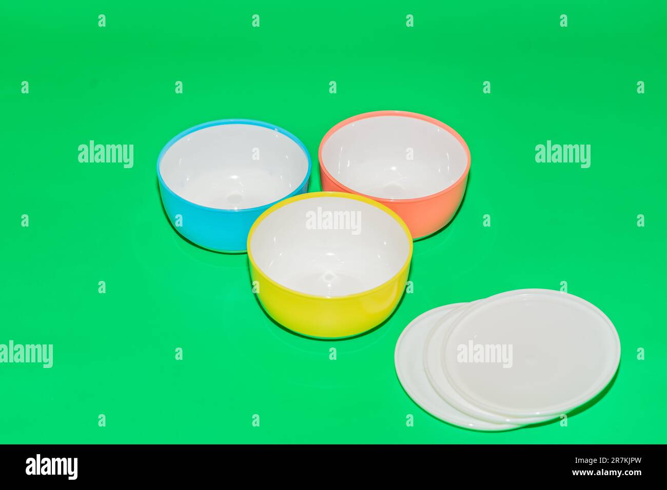 The Secure Lid Food Bowl is a versatile and practical solution for ...