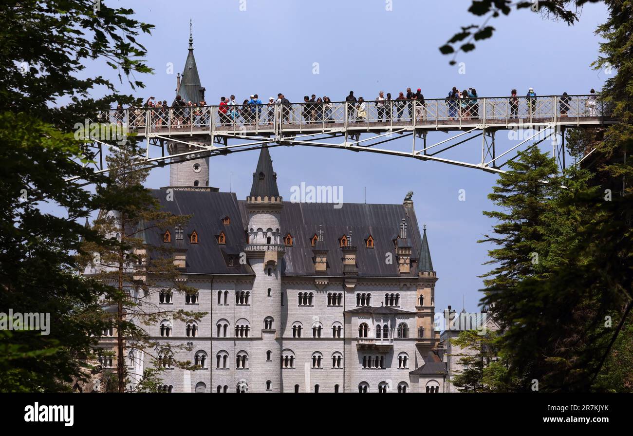 Neuschwanstein castle from marienbrucke bridge hi-res stock photography ...