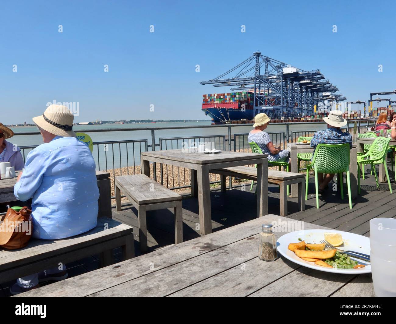 Felixstowe, Suffolk - 16 June 2023 : Al fresco lunch at the Viewpoint ...