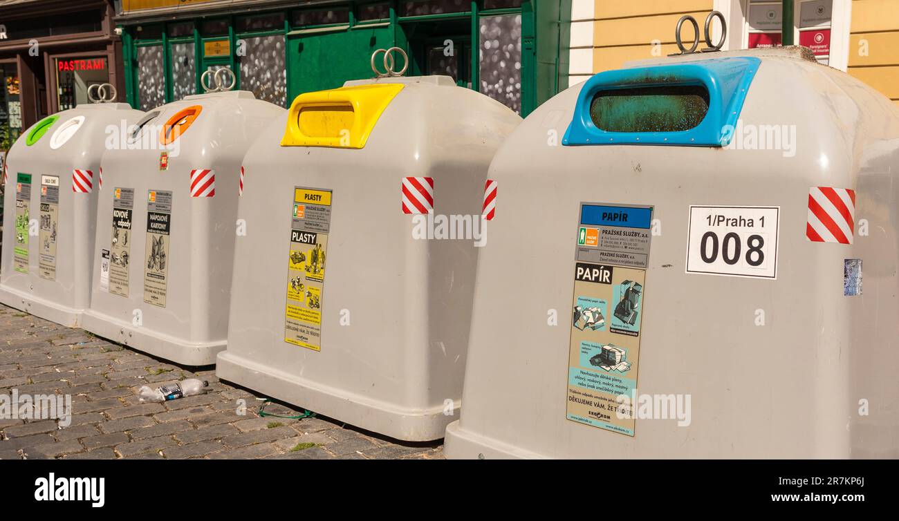 Recycle bins street hi-res stock photography and images - Alamy