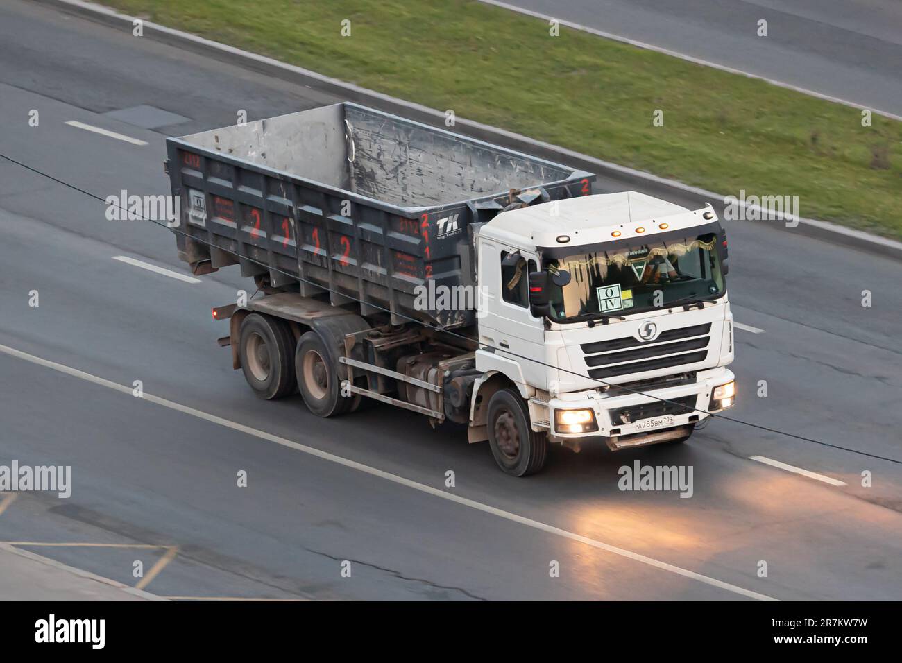 05/18/2023 Russia, Moscow. Pictured: Shacman truck Stock Photo - Alamy
