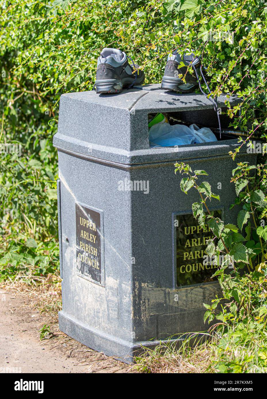 Litter waste bin set hi-res stock photography and images - Alamy