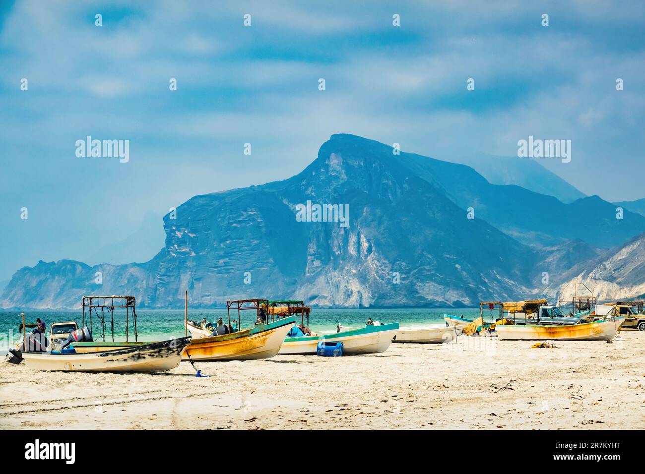 Fishing boats at Mughsail Beach near Salalah, Dhofar governorate, Oman ...