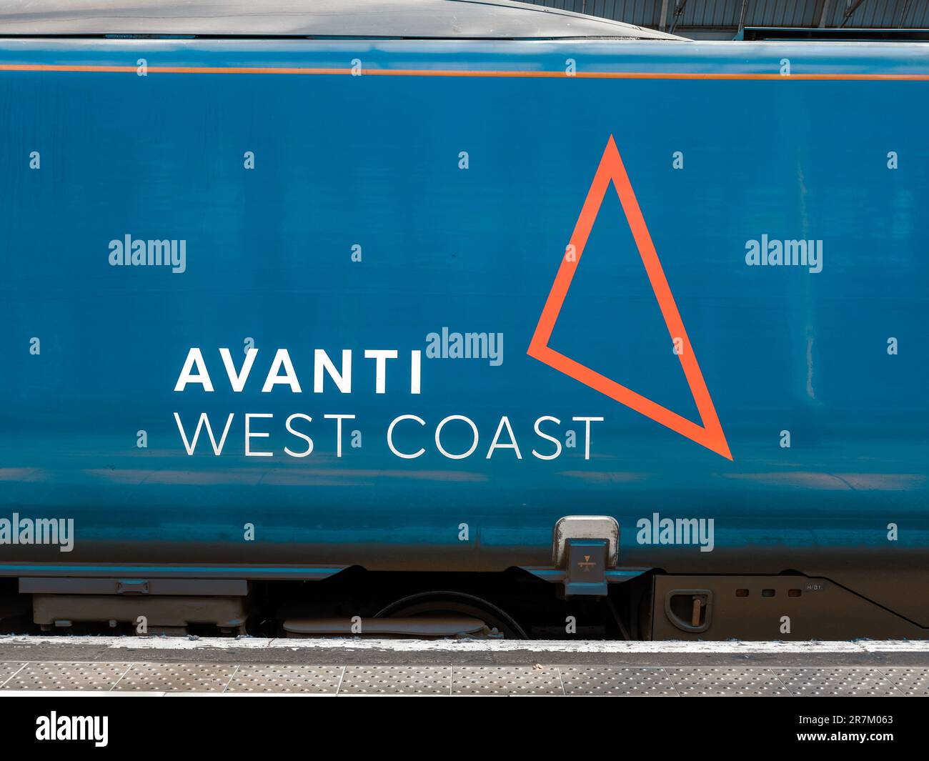 Avanti West Coast train at Piccadilly Station, Manchester Stock Photo - Alamy