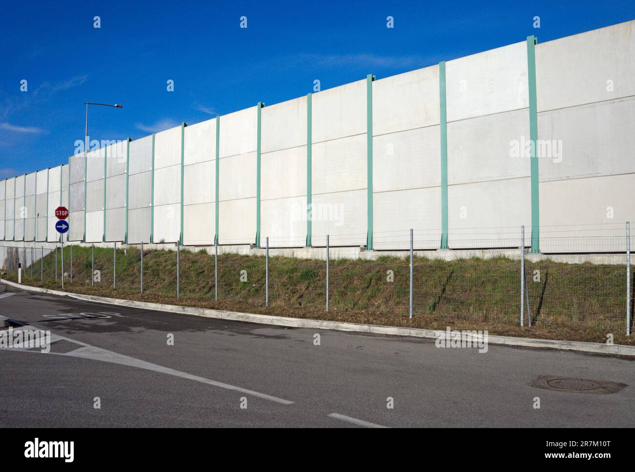 Noise barriers on motorway hi-res stock photography and images - Alamy