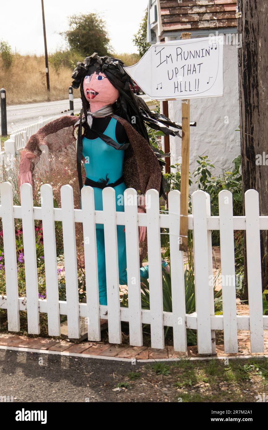 Dragon scarecrow hi-res stock photography and images - Alamy