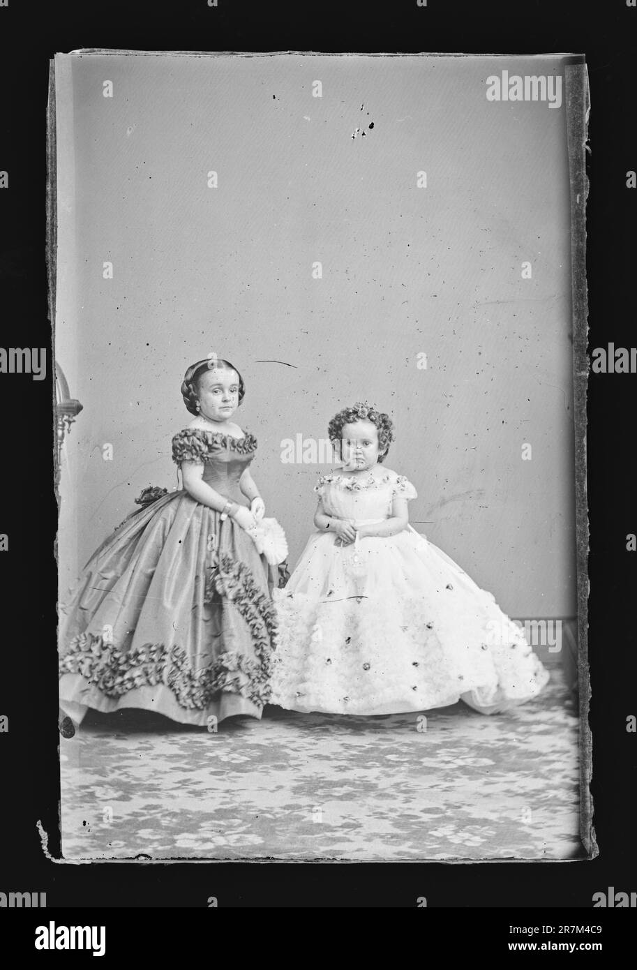 Lavinia Stratton and Minnie Warren c. 1860-1870 Stock Photo - Alamy